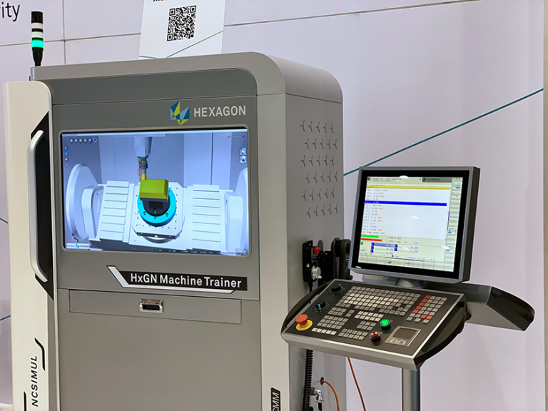 Un simulateur de jumeau numérique pour accélérer la formation des ...